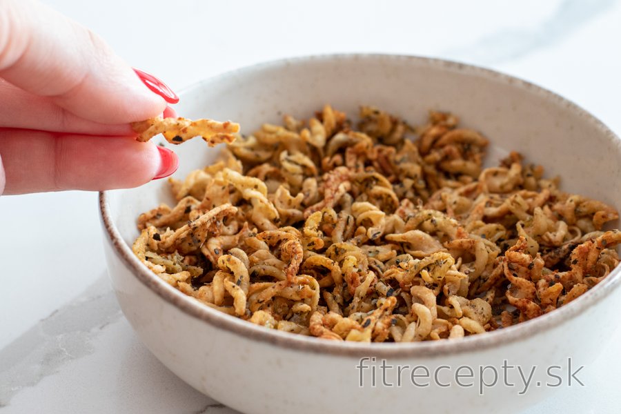 Rýchle cestovinové “chrumky” (z teplovzdušnej fritézy) | fitrecepty.sk